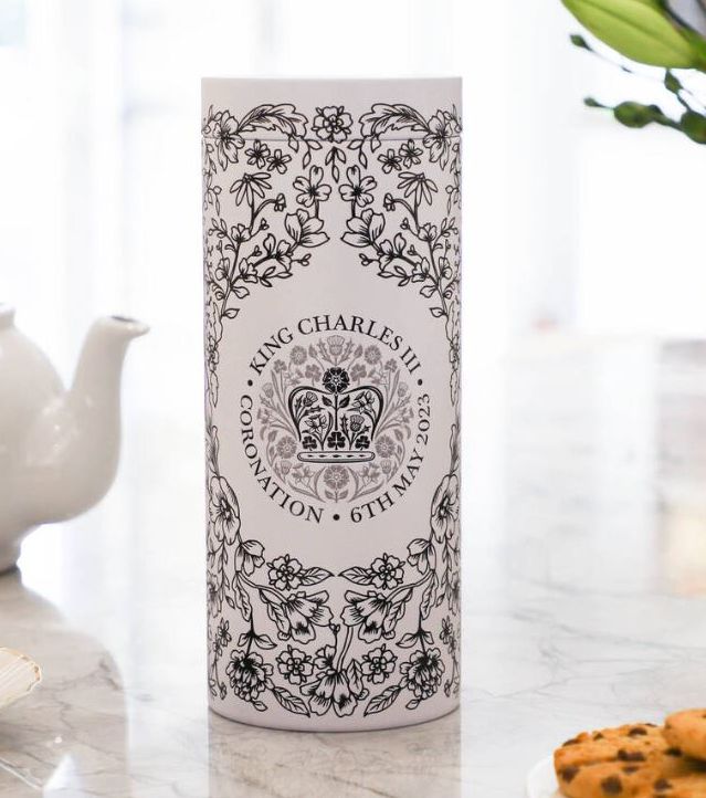 13 best biscuit gifts for the King's coronation 2023: From Walkers to ...