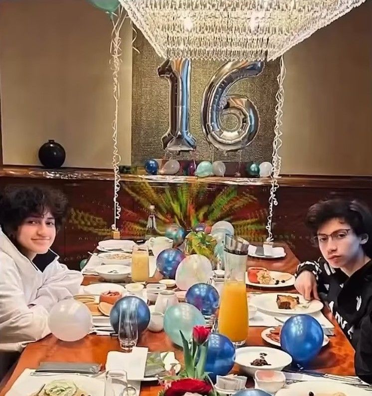 Meet Jennifer Lopez's twins Max and Emme - from following in star's ...