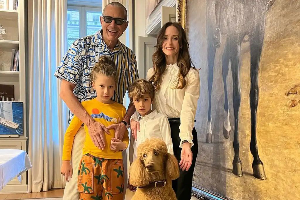 Jeff Goldblum's kids make rare appearance at soccer match - see how ...