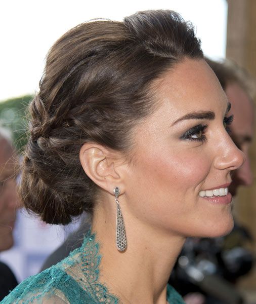 Vogue Williams channels Kate Middleton with her chic hairstyle on ...
