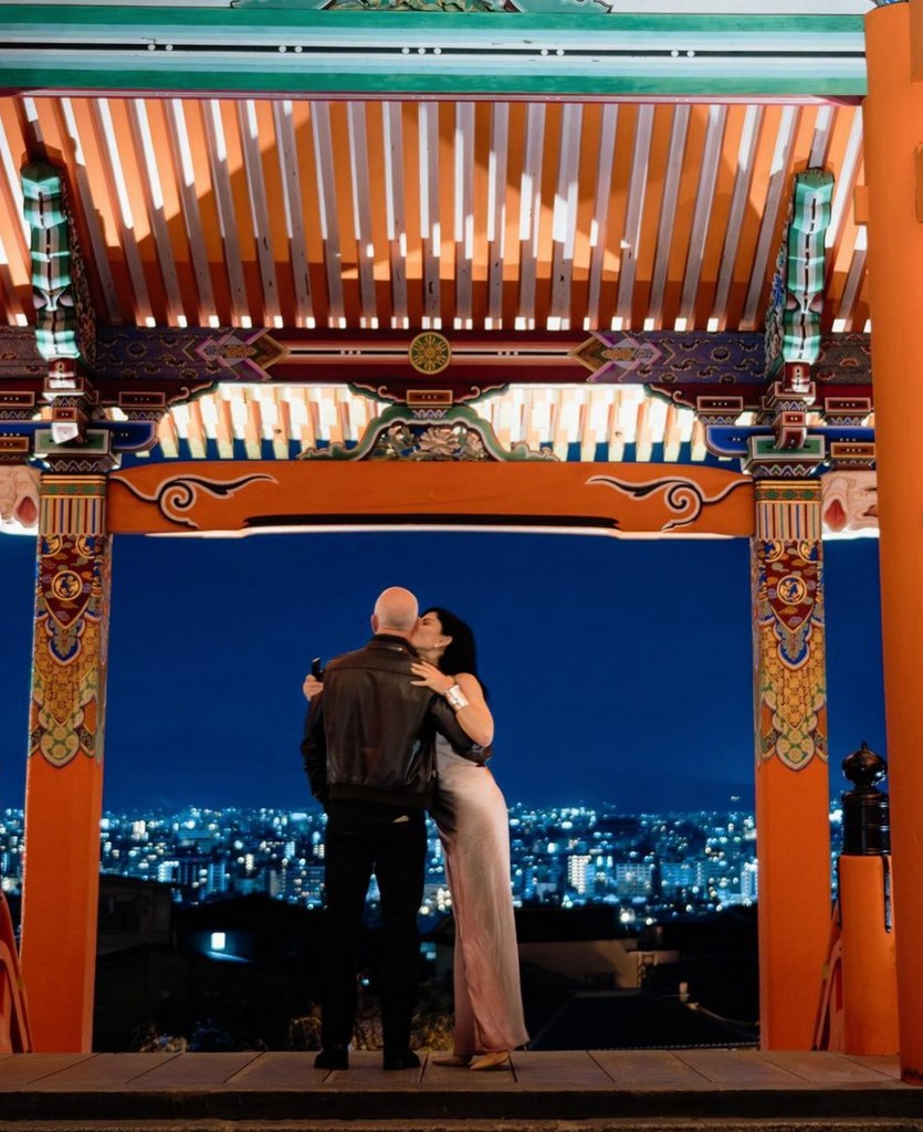 Lauren Sanchez, 54, rocks daisy dukes for eighth luxury vacation with ...