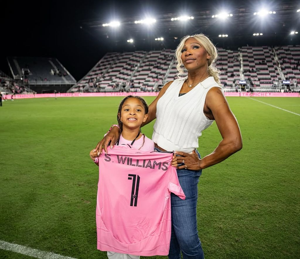 Serena Williams' twins with her daughters as they make modeling debut ...