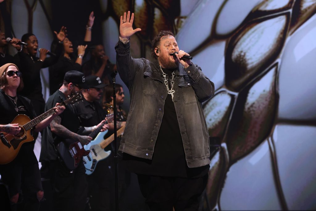 Jelly Roll praised by famous peers for good looks at CMAs after opening ...