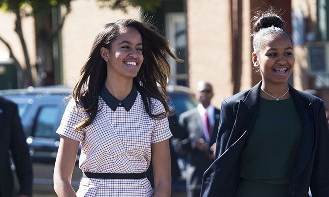 Malia Obama turns heads with appearance on vacation with family ahead ...