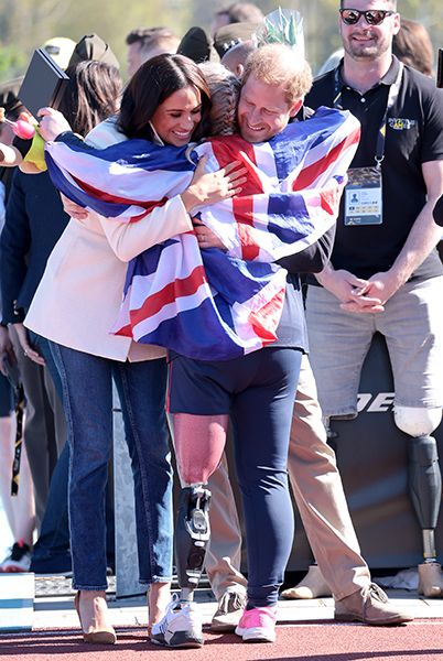 Royals give the best hugs to fans: Prince William hugging Lionesses ...