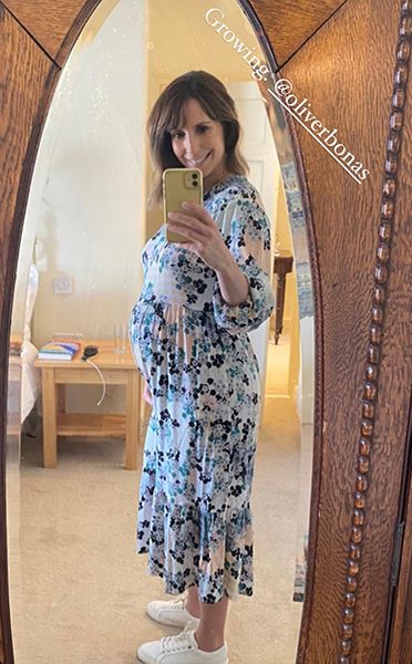 Alex Jones highlights growing baby bump in perfect floral midi dress ...