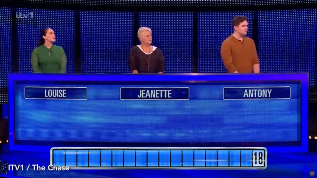 The Chase's Bradley Walsh takes a cheeky swipe at player for failing in ...