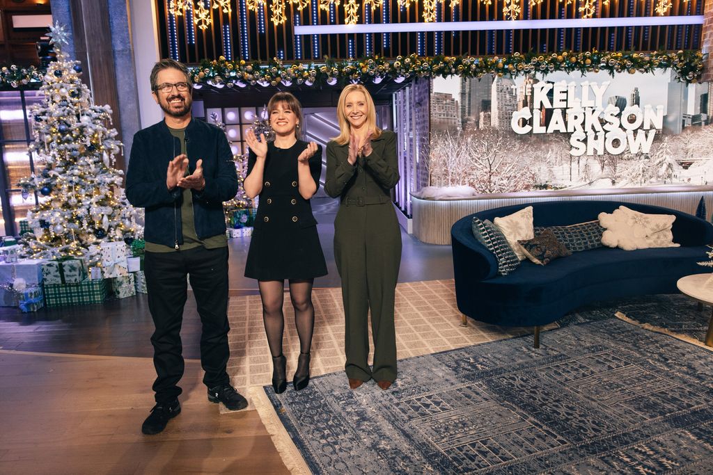 Kelly Clarkson looks tiny in $2.5k mini dress that showcases slender ...