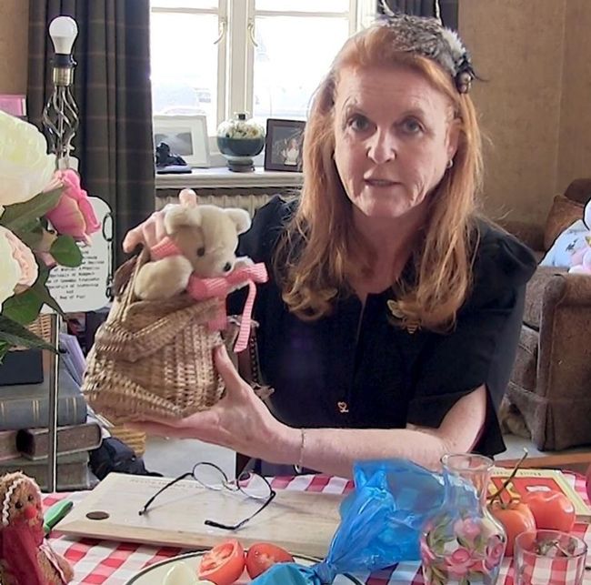 Sarah Ferguson shares glimpse inside never-before-seen living room at ...