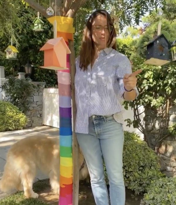 Jennifer Garner's tour of botanical gardens at LA home ends in disaster ...