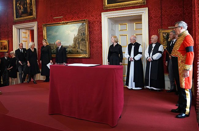 Prince William offers support to Queen Camilla during King Charles III ...
