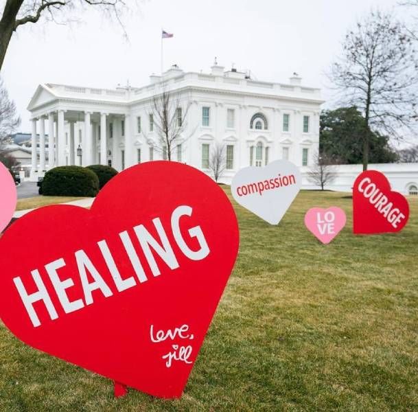 First Lady Jill Biden transforms the White House for Valentine's Day ...