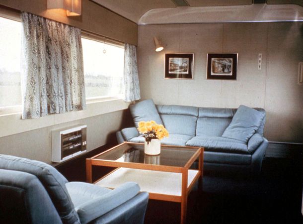 The Queen's royal train approaches the end of the line | HELLO!