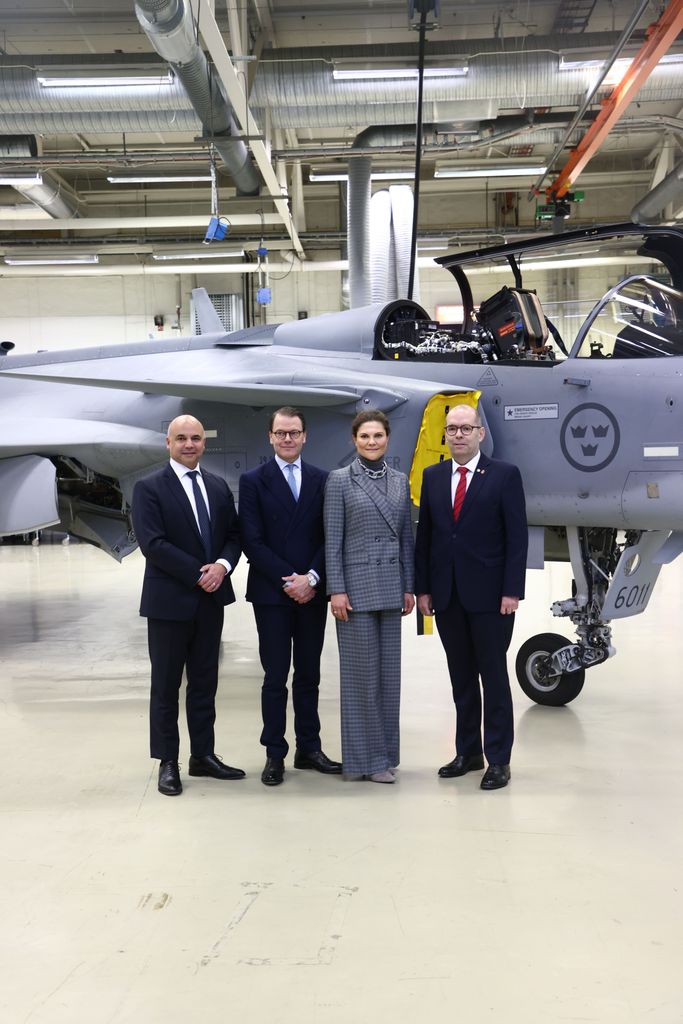 Crown Princess Victoria of Sweden channels Princess Kate in ultra-chic ...