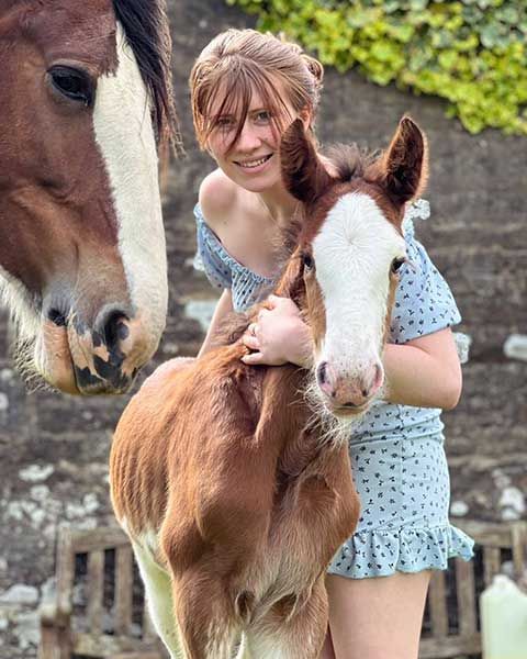 Our Yorkshire Farm star Amanda Owen's eldest daughter Raven is her ...