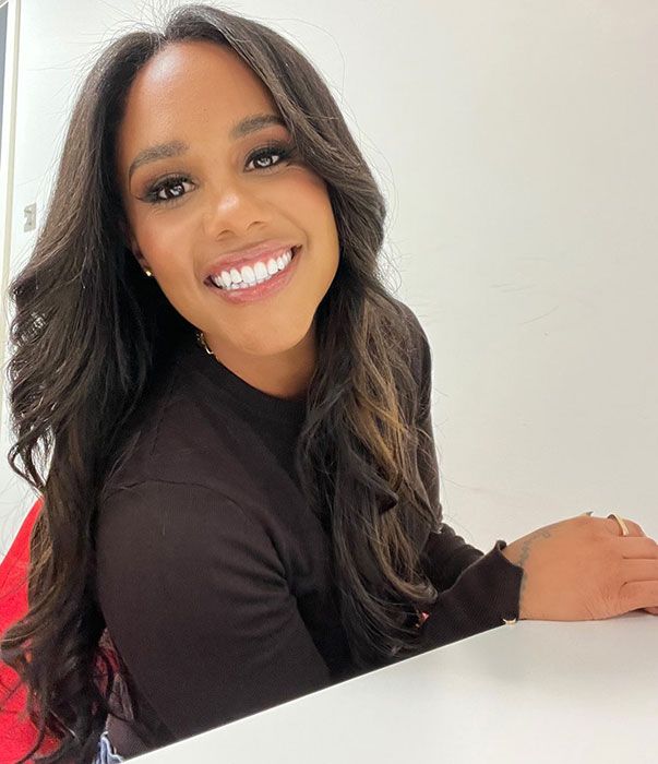 Alex Scott rocks fitted leggings as she poses up a storm in New York ...