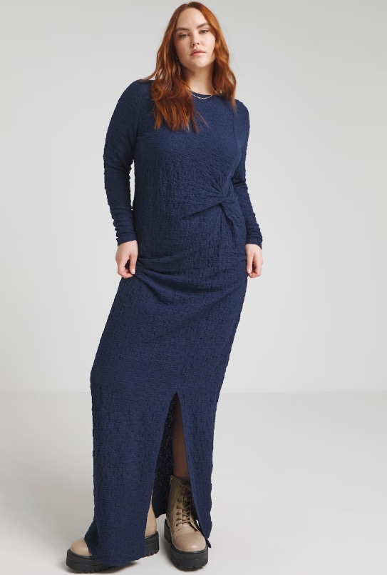 14 best tummy flattering dresses: Expert stylist advice & tips on the ...