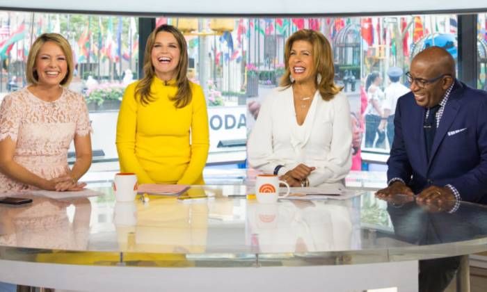 Today show hosts Hoda Kotb and Savannah Guthrie lose it live on air ...