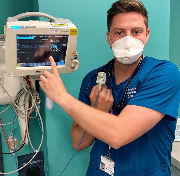 Love Island star Dr Alex announces tragic death of his younger brother ...