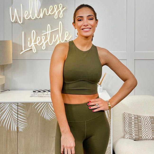 Frankie Bridge sparks fan reaction in skin-tight workout wear – wow ...