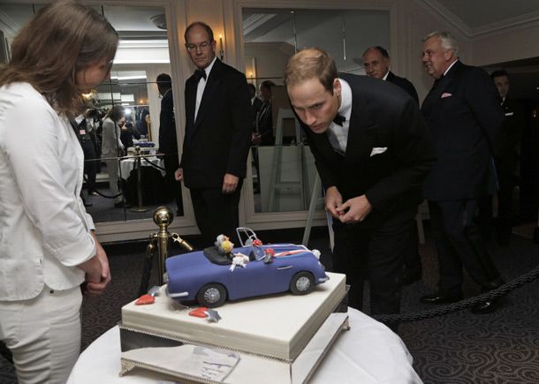 Prince William presented with cake recreating scene from his wedding ...