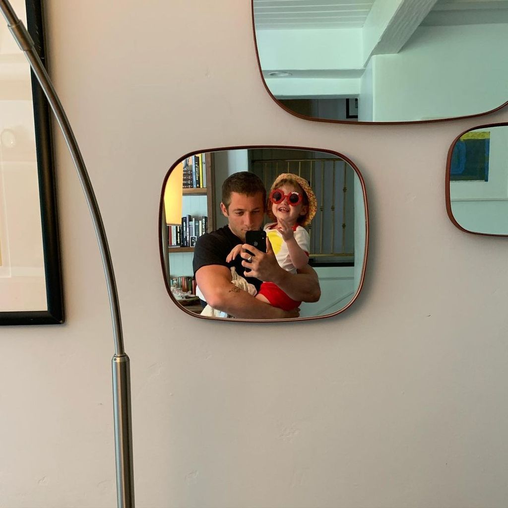 Jeremy Allen White's ultra-rare photos with two daughters Ezer, 5, and ...