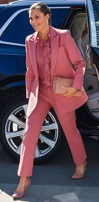 Royal ladies in pink suits: Kate Middleton, Sophie Wessex, Princess ...