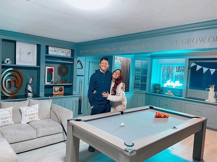 8 epic celebrity man caves where Joe Swash, David Beckham and Eamonn ...