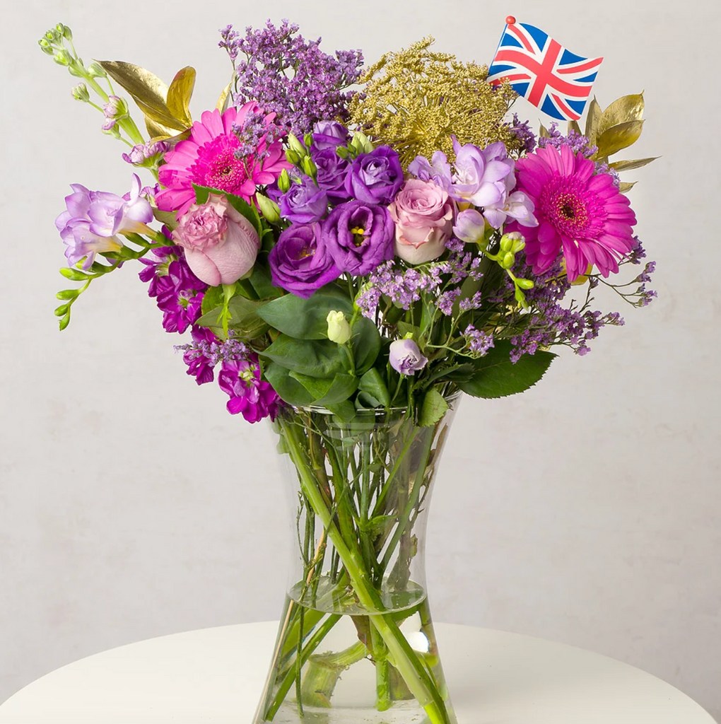 6 Coronation flower bouquets for a royal-worthy tablescape | HELLO!