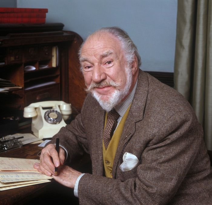 Heartbeat: Remembering castmates who have sadly passed away | HELLO!