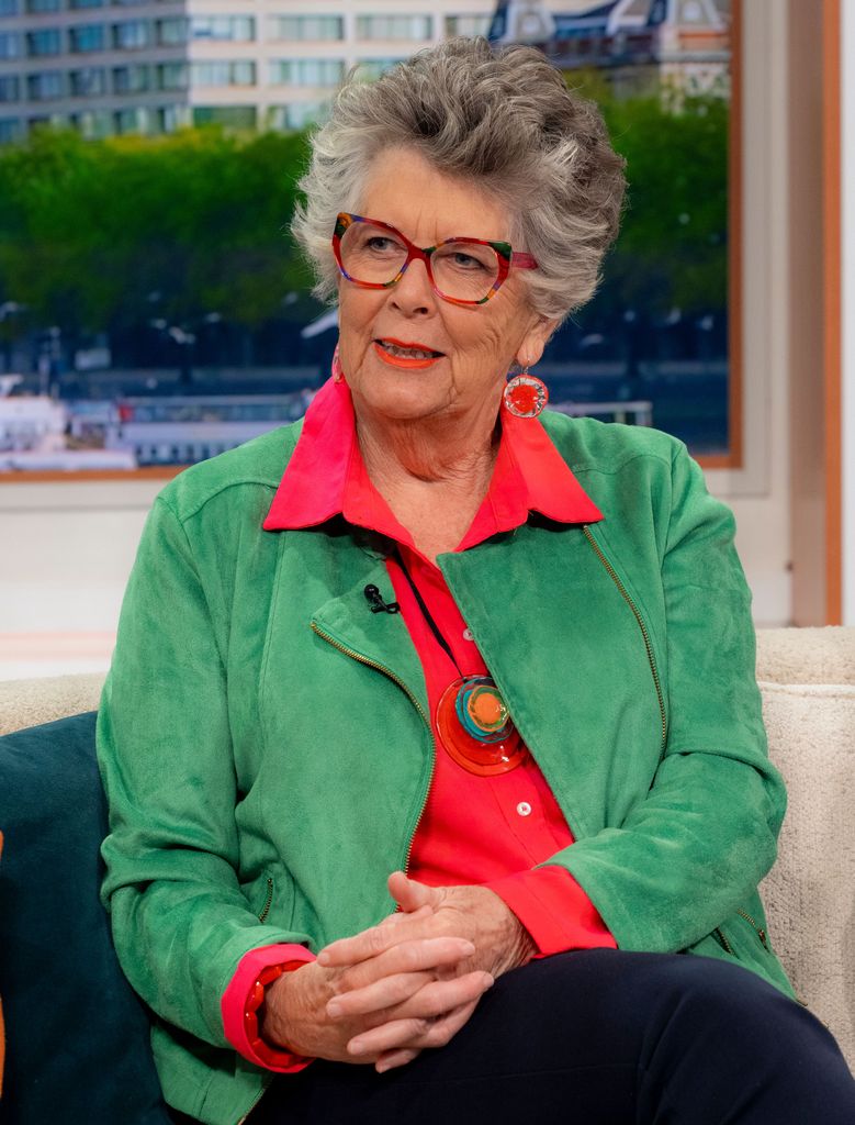 The Great British Bake Off's Caroline Waldegrave - meet the new judge ...