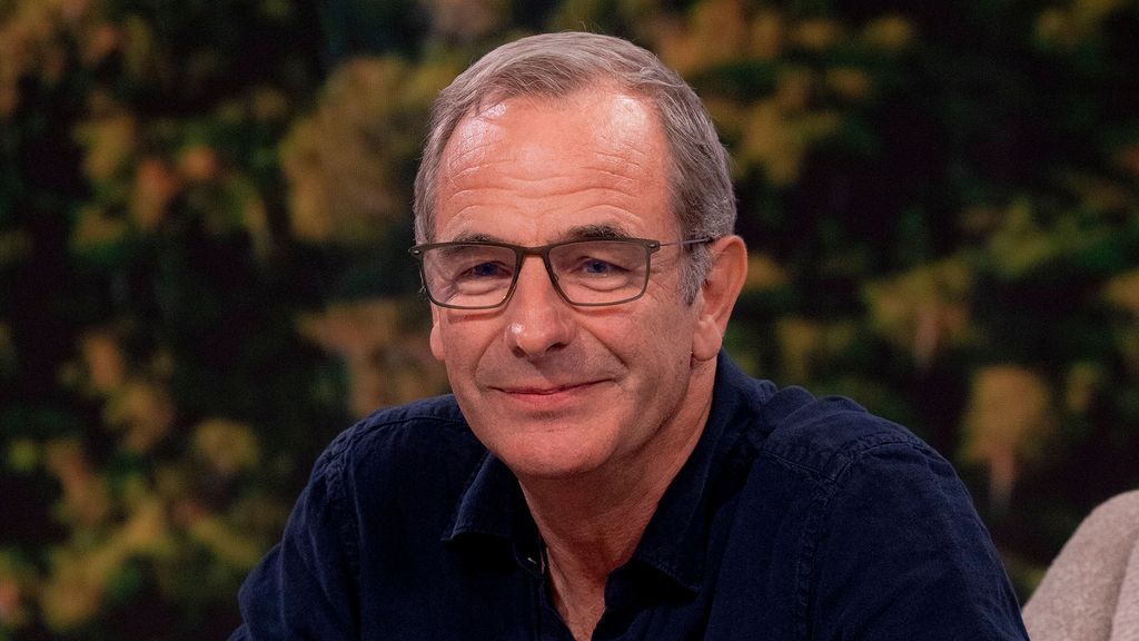 Robson Green announces new eight-part series away from Grantchester ...