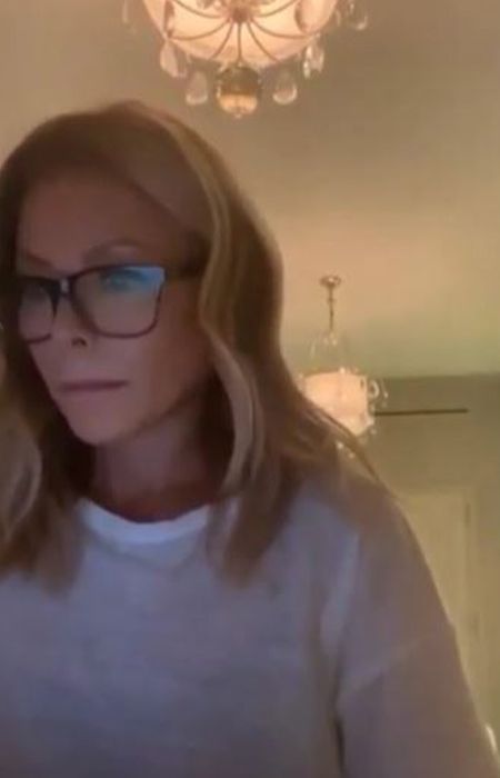 Kelly Ripa films inside her surprisingly minimalist bedroom | HELLO!