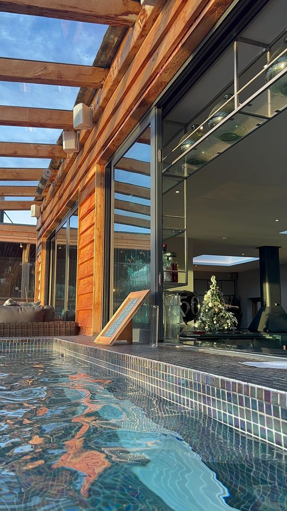 I went to the UK’s first swim up bar before Instagram discovered it ...