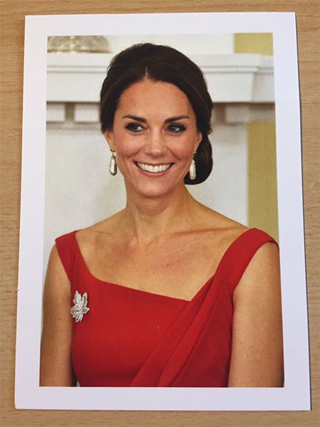 See the surprising photo Kate Middleton sent fans in her thank you card ...