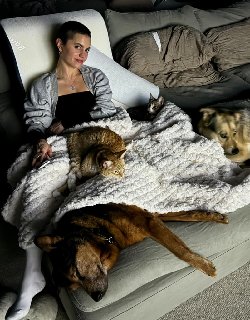 Julianne Hough hints at conflict with brother Derek — and the 'tragic' moment that repaired ...