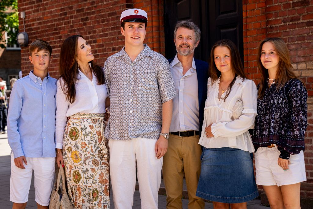 Princess Isabella is the image of royal mum Queen Mary in stunning ...