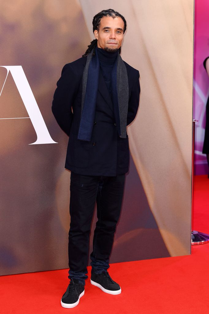 Angelina Jolie twins with supportive 'boyfriend' Akala in latest red ...