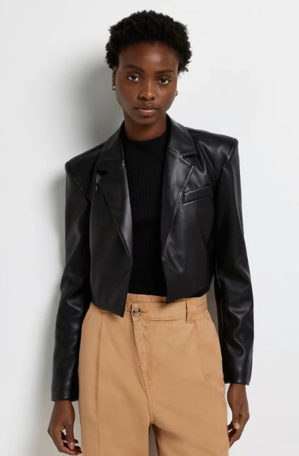 Jennifer Lopez wears risqué leather bra top in striking new photo ...