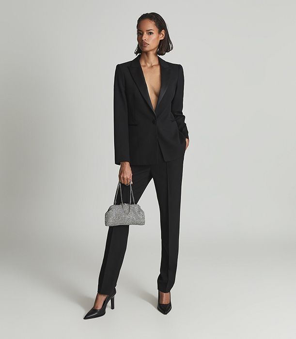 Alex Jones wows in sleek suit and M&S shirt 8 weeks after giving birth ...