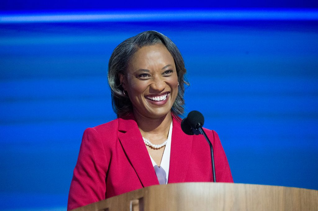 Inside Kamala Harris' inner circle: meet her advisors who will be ...