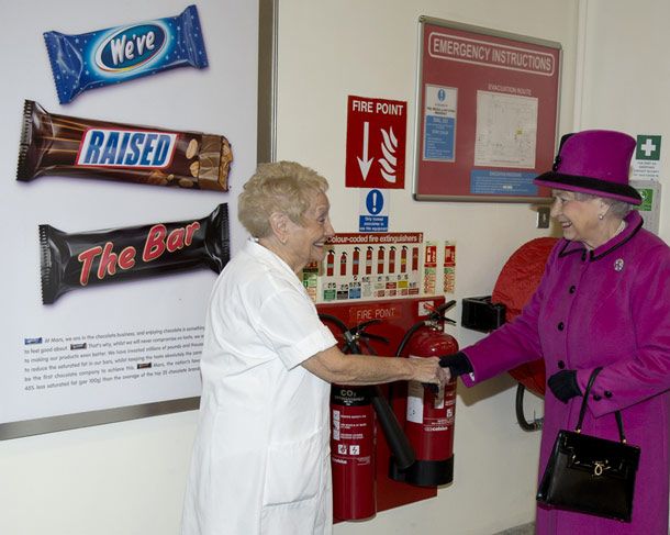 The Queen visits Mars chocolate factory in Slough | HELLO!