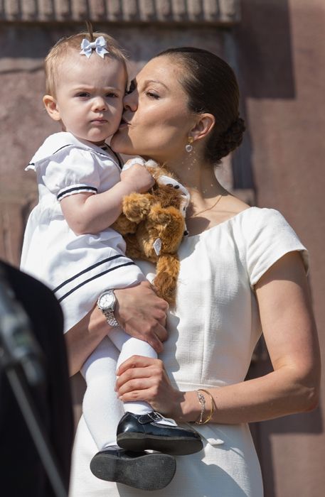 Swedish royal family release a photo of Princess Estelle to mark ...