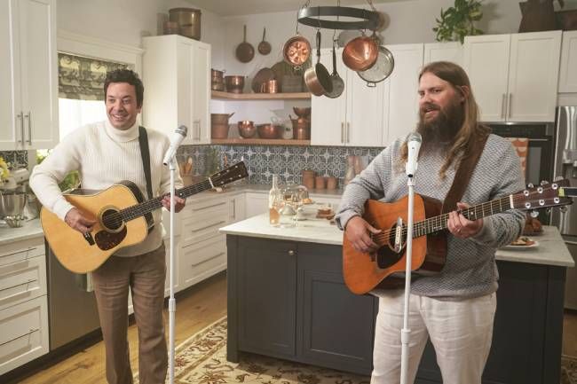 Chris Stapleton shares unique glimpse into his family life with rarely ...