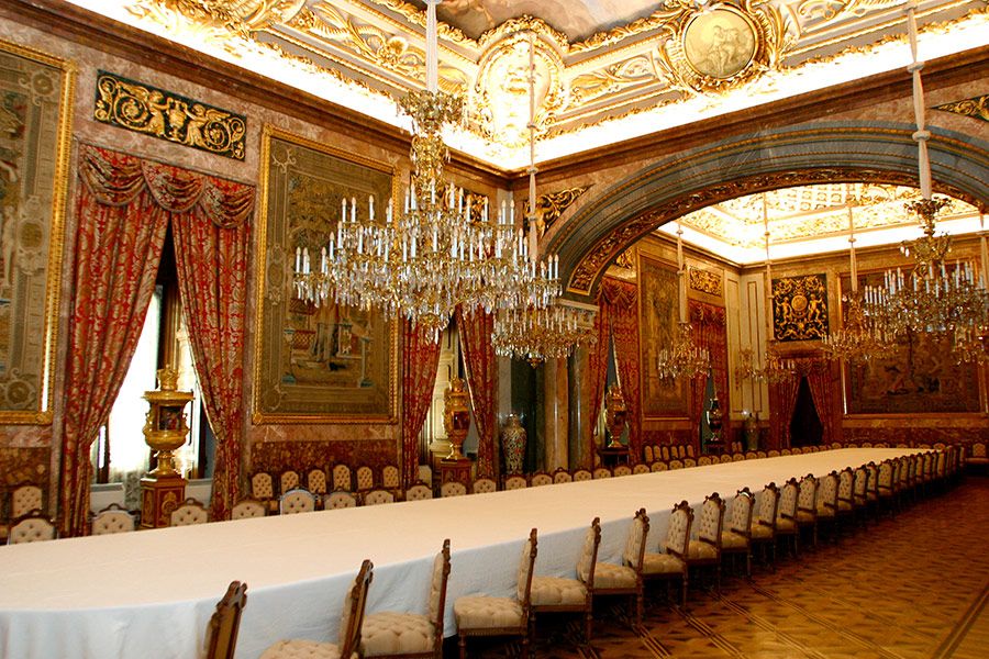 13 incredible royal dining rooms used by the Queen, Prince Charles and ...