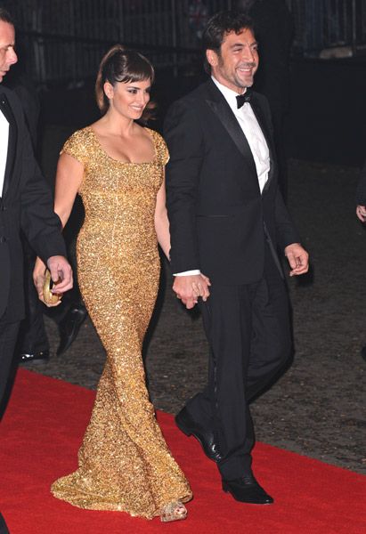 Penelope Cruz's lookalike raven-haired children's life away from the ...