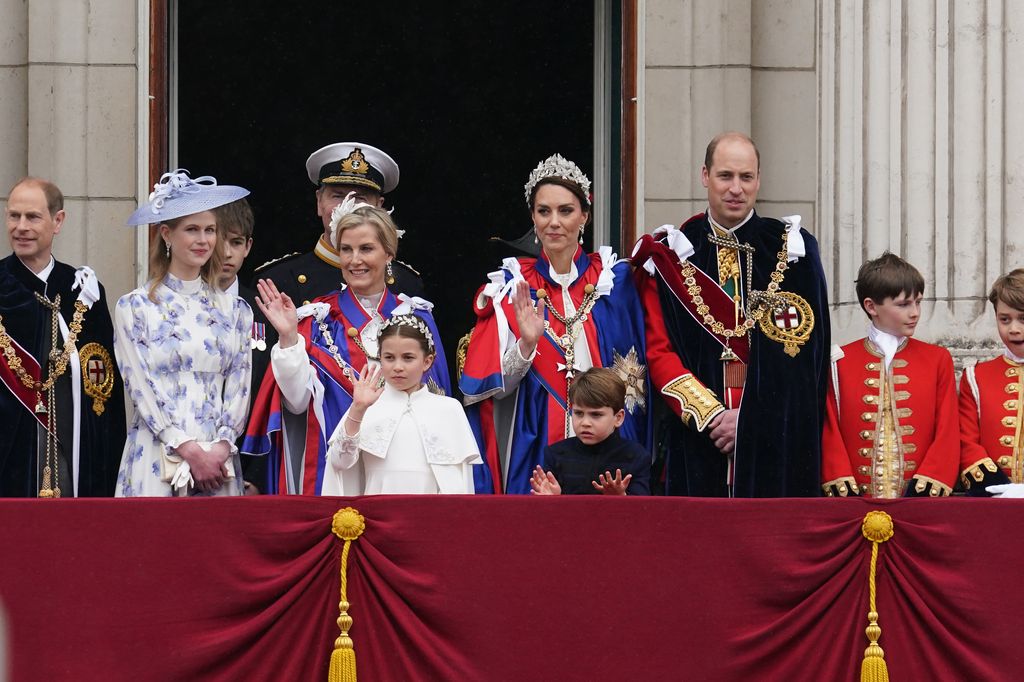 Queen Camilla's curtsy to King Charles seen in touching coronation ...