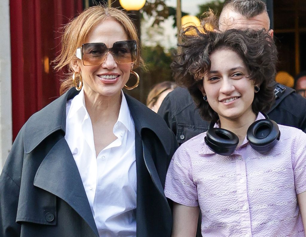 Jennifer Lopez shares rare photo of twins Max and Emme - see how they ...