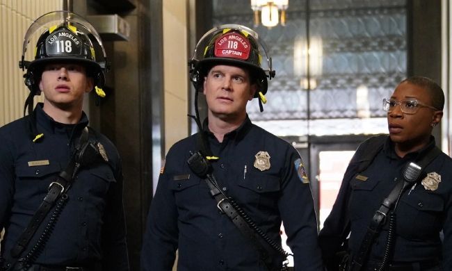 Jennifer Love Hewitt reveals surprising detail from 9-1-1's mid-season ...