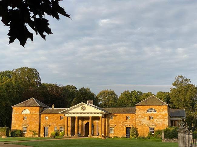 Princess Diana's brother Charles Spencer shares mind-blowing photo of ...